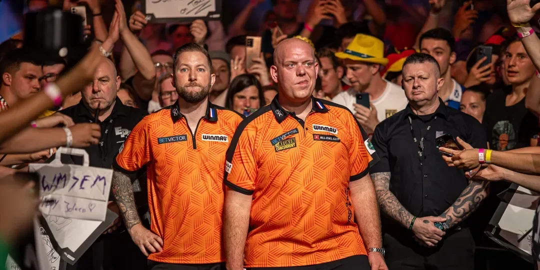 MVG DITCHES WORLD CUP FOR IBIZA BREAK! - Oche 180